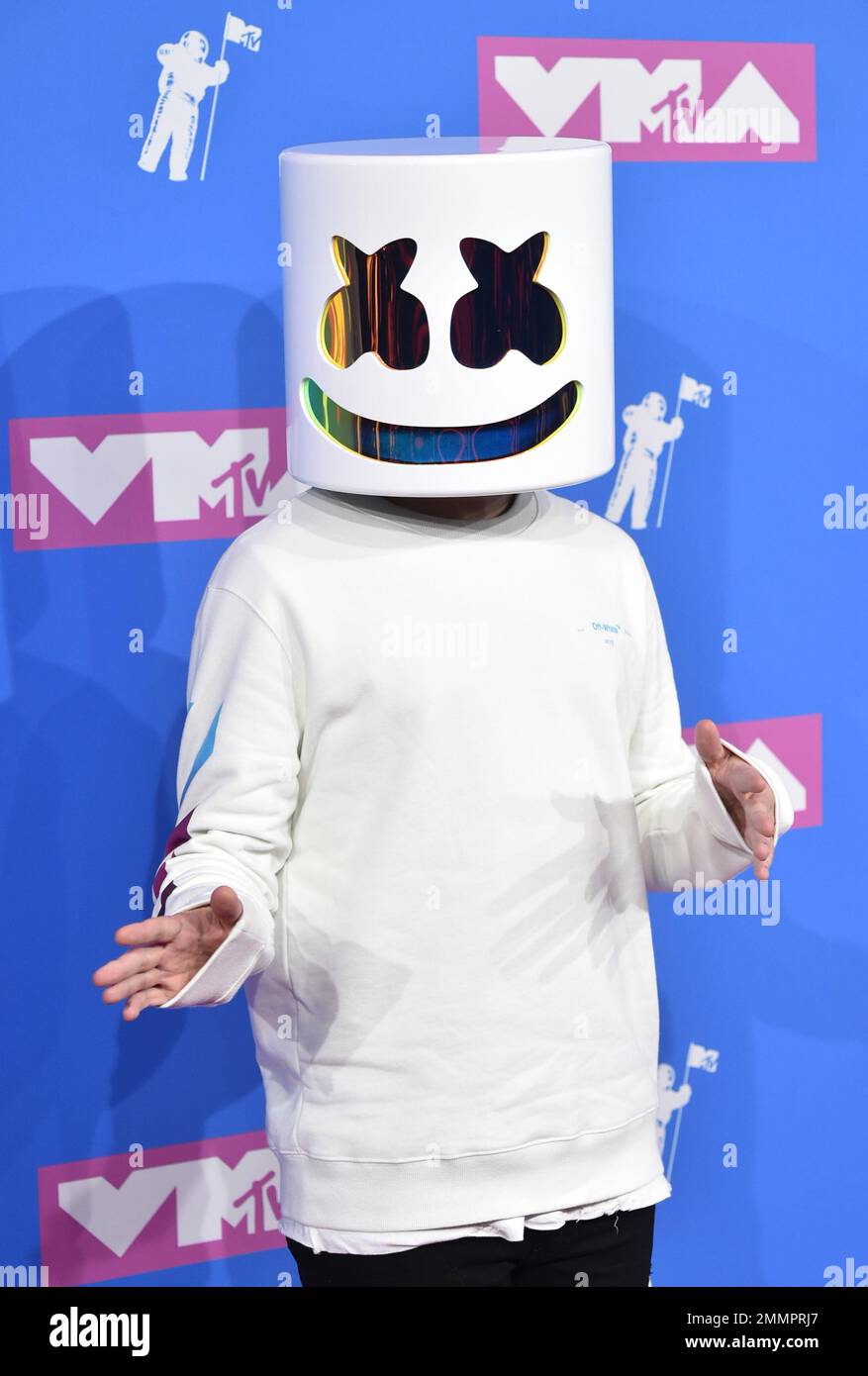 Marshmello arrives at the MTV Video Music Awards at Radio City Music ...