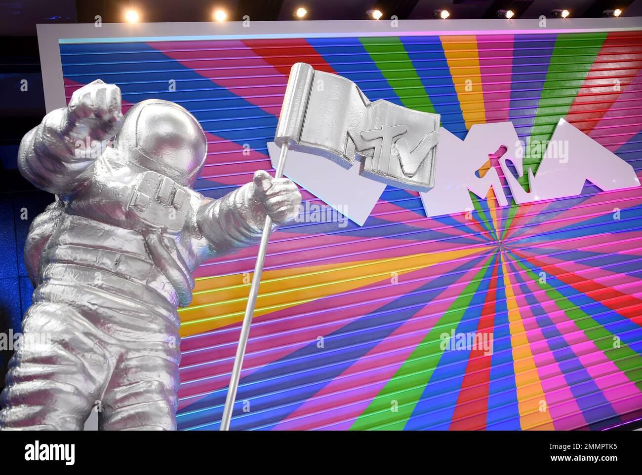 A statue of the MTV Moon Man appears on the red carpet at the MTV Video ...