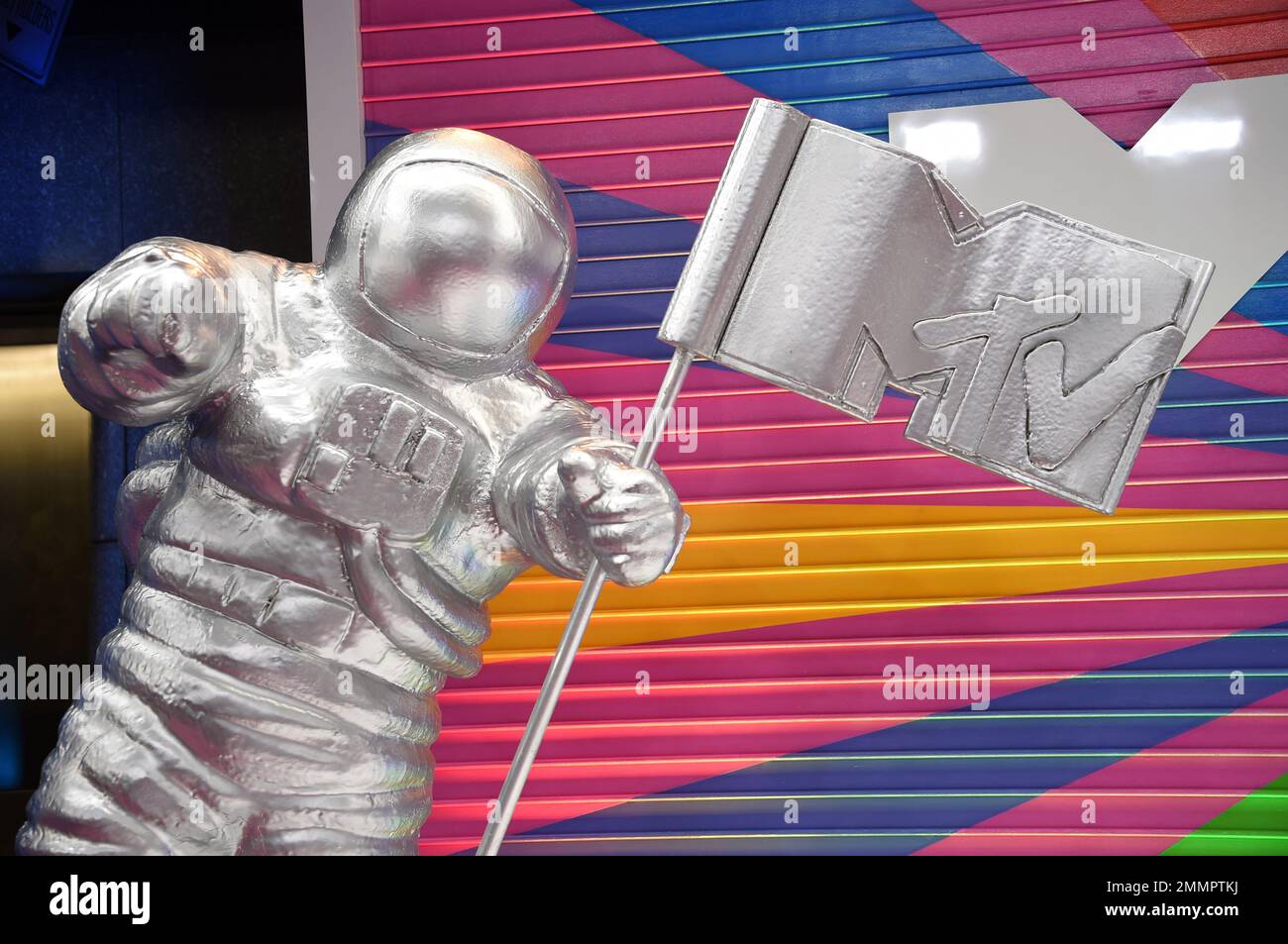 An MTV Moon Man appears on the red carpet before the MTV Video Music ...