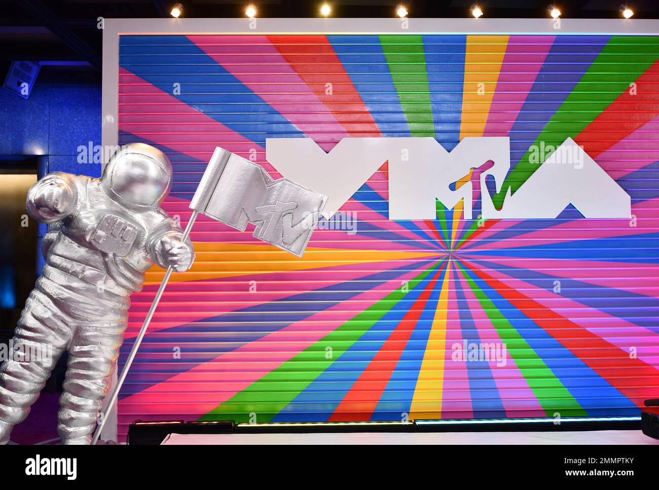 A statue of the MTV Moon Man appears on the red carpet at the MTV Video ...