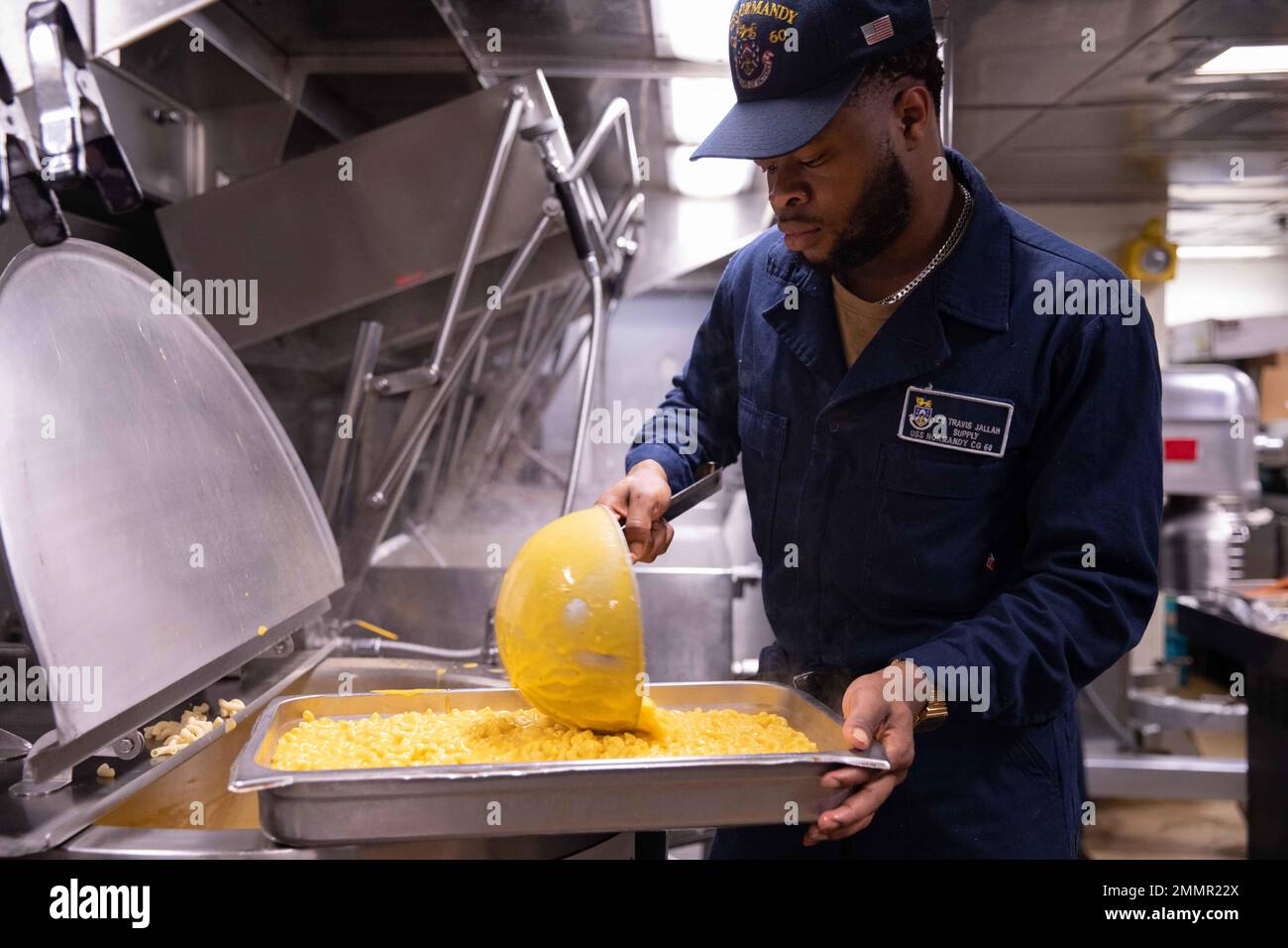 220922-N-LK647-0001 ATLANTIC OCEAN (Sept. 22, 2022) Culinary Specialist ...