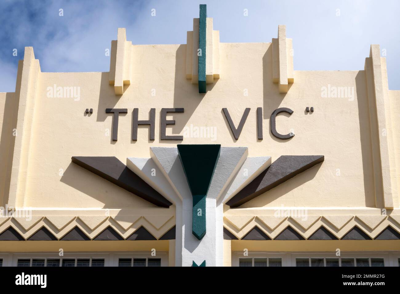 Art deco design architecture hi-res stock photography and images - Alamy