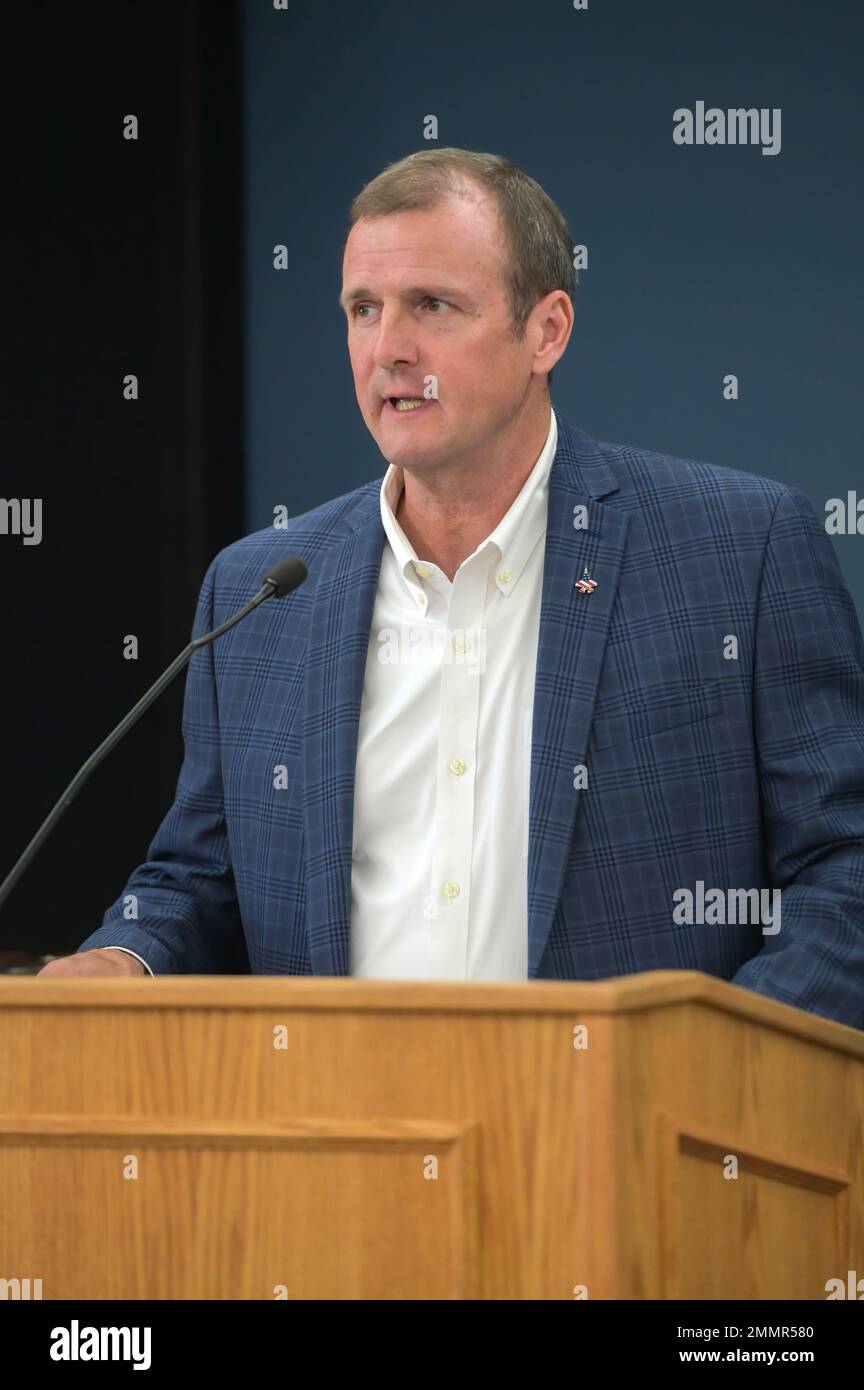 Retired U.S Air Force Col. Jeffrey Wiegand addresses attendees ...