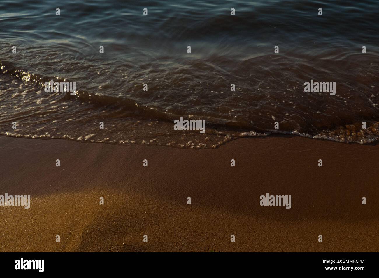 Crystal blue sea waves splashing hi-res stock photography and images ...