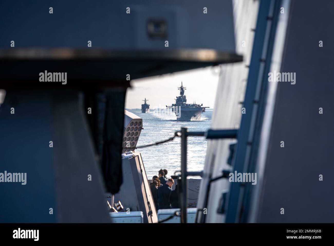 220922-N-PC065-2007 DANISH STRAIT (Sept. 22, 2022) – The Wasp-class ...