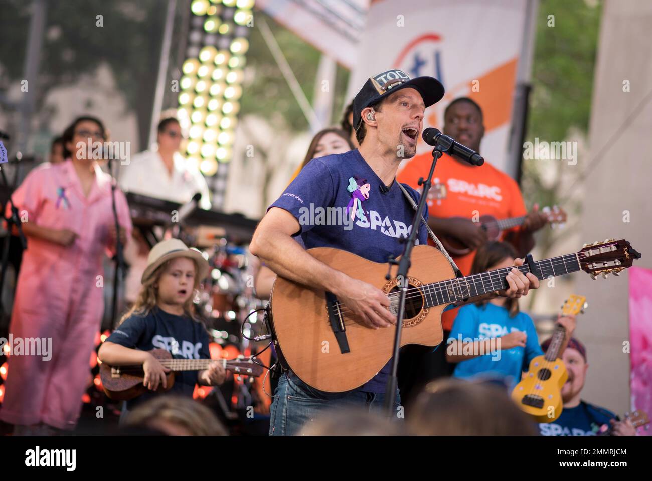 Jason Mraz performs on NBC's "Today" show at Rockefeller Plaza on ...