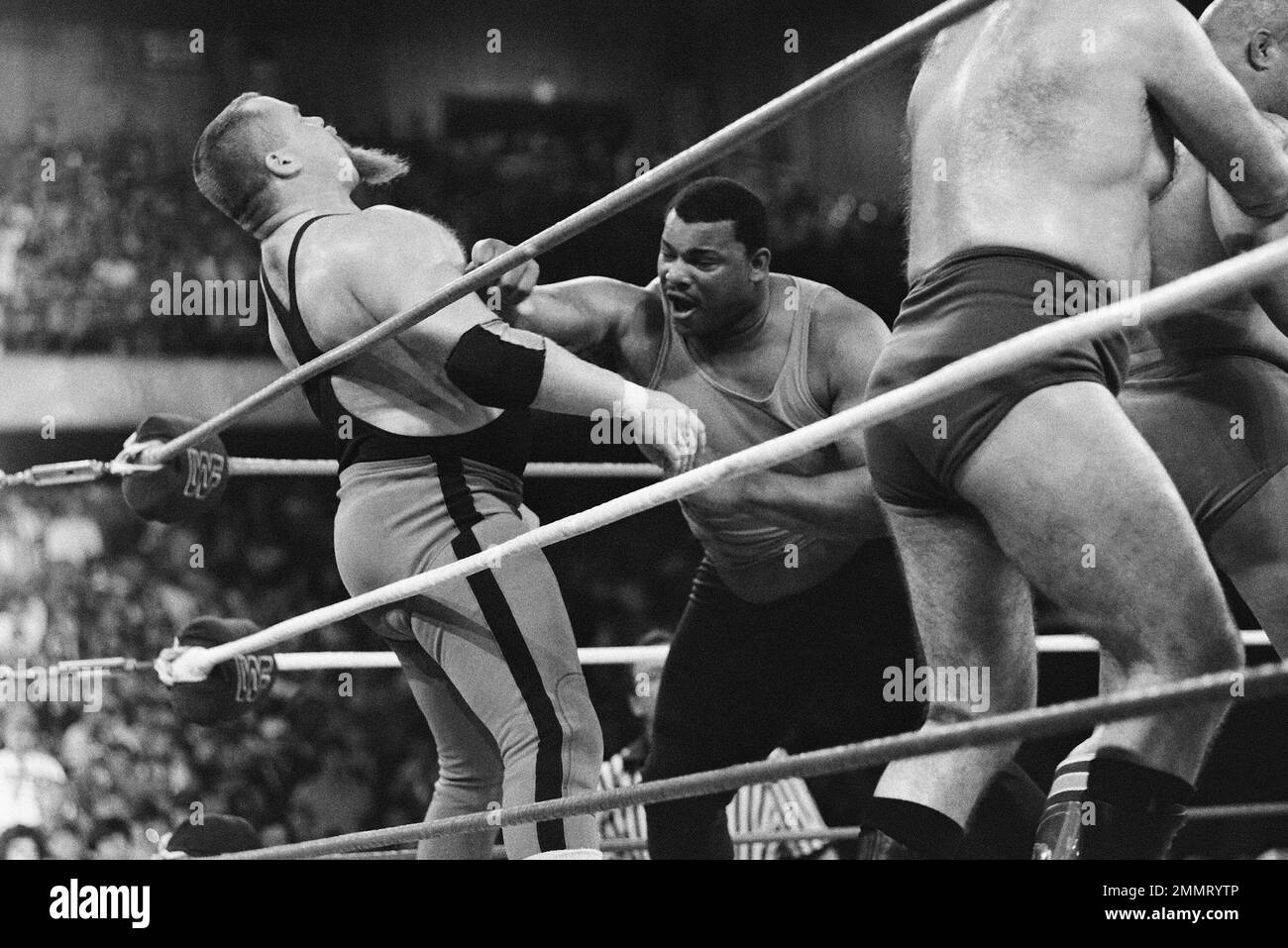 File-This April 7, 1986, file photo shows Chicago Bears' William Perry ...