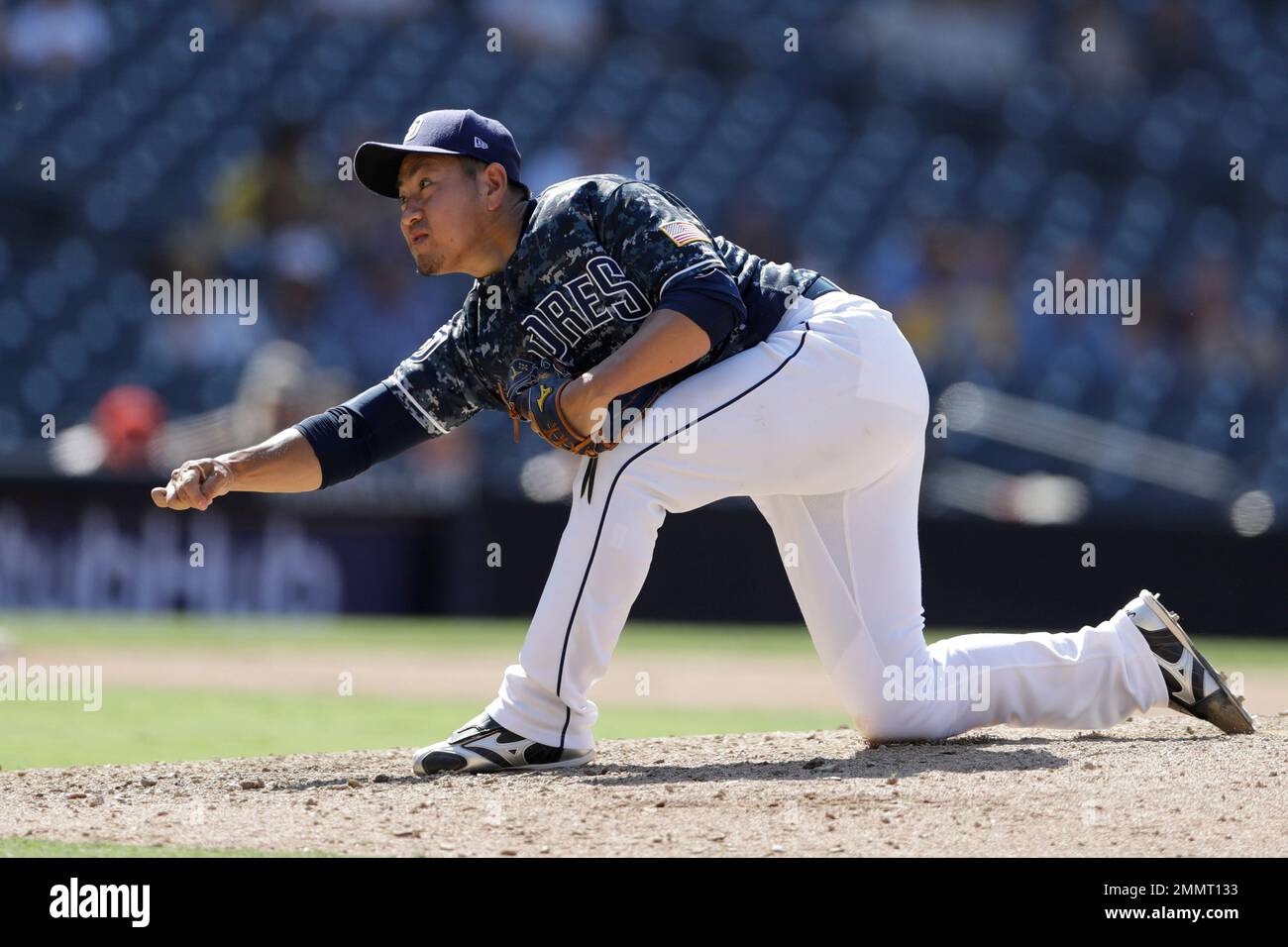 San Diego Padres closing pitcher Kazuhisa Makita works against a ...