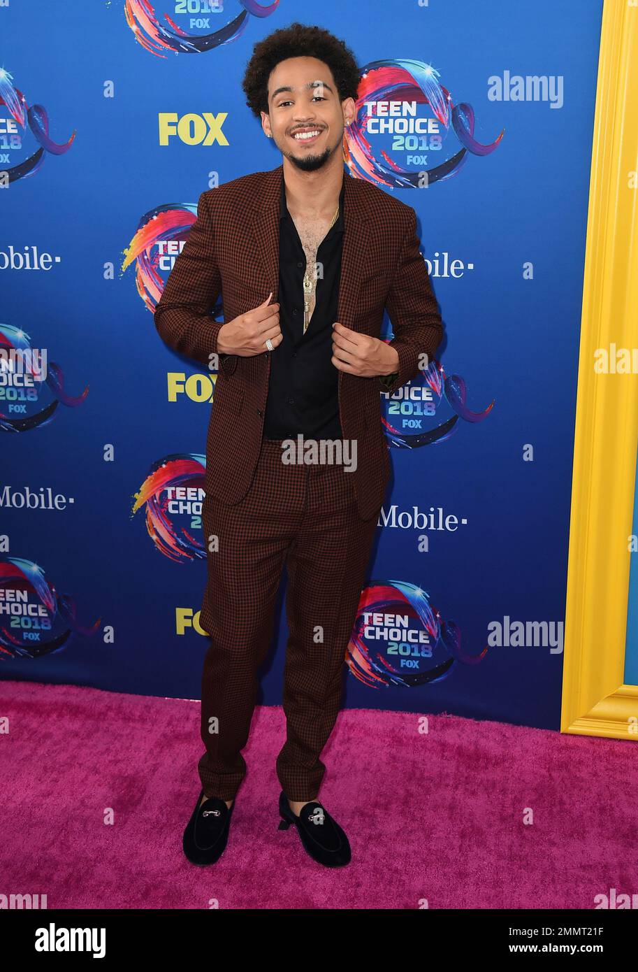 Jorge Lendeborg Jr. arrives at the Teen Choice Awards at The Forum on ...
