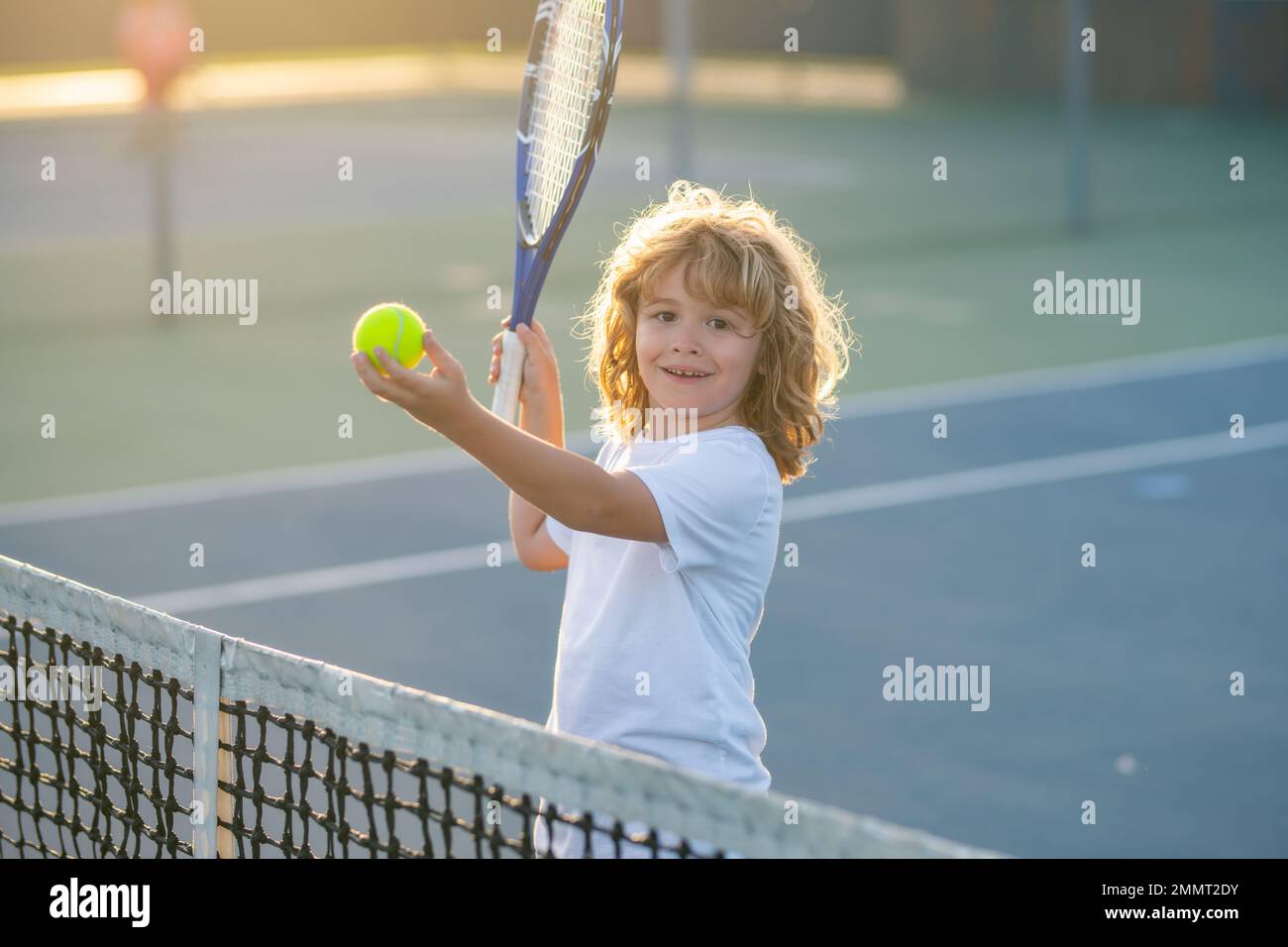 Tennis player swinging racket hi-res stock photography and images - Alamy