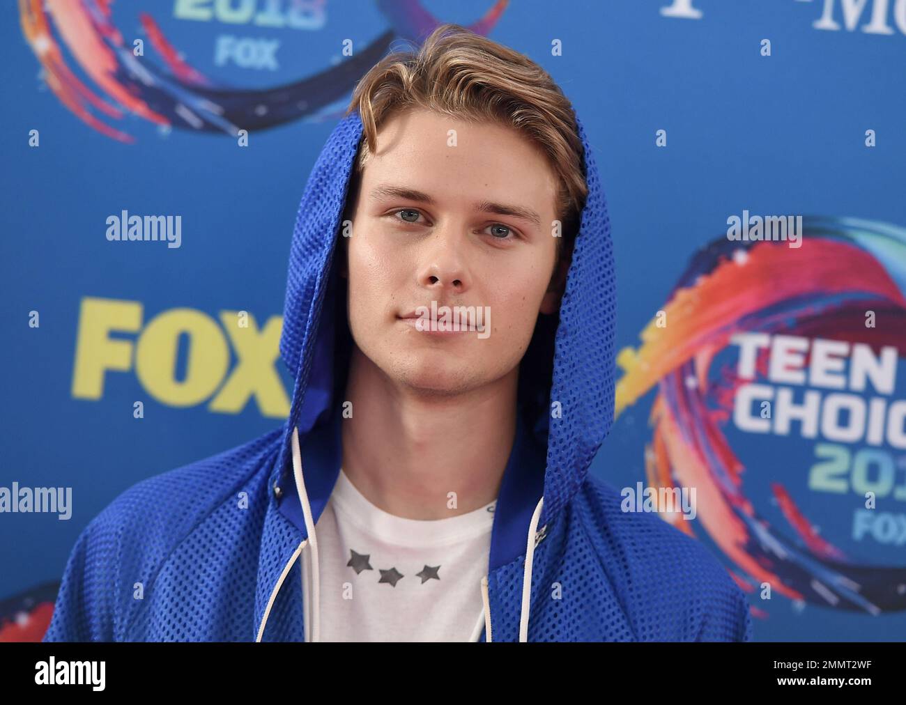 Logan Shroyer arrives at the Teen Choice Awards at The Forum on Sunday ...