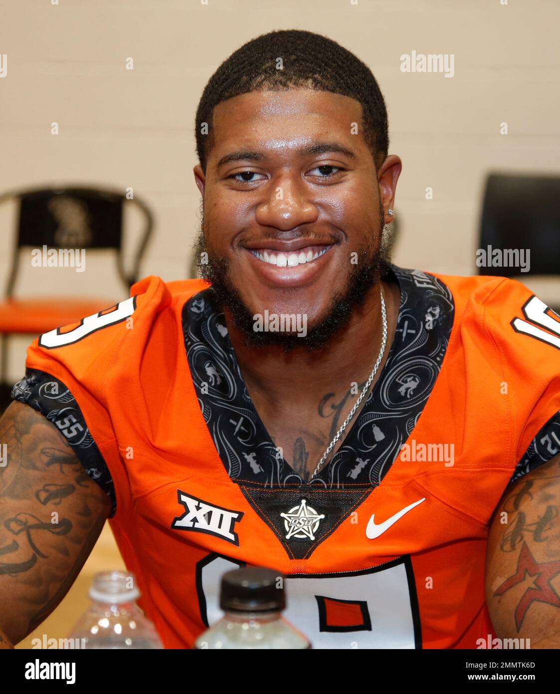 Oklahoma State linebacker Justin Phillips (19) during an NCAA college ...