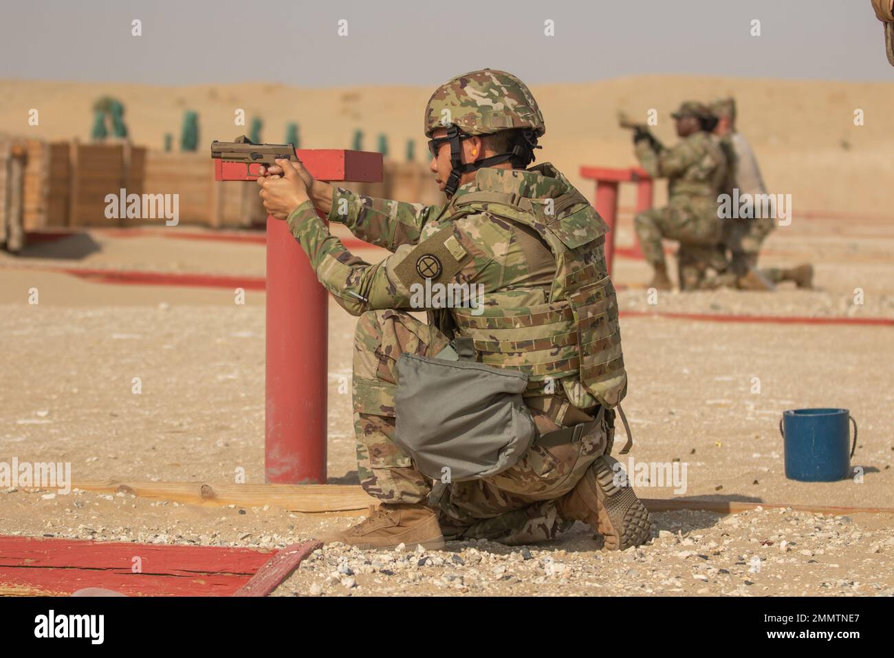U.S. Army Soldiers from the 35th Infantry Division conduct M17 and M4 ...