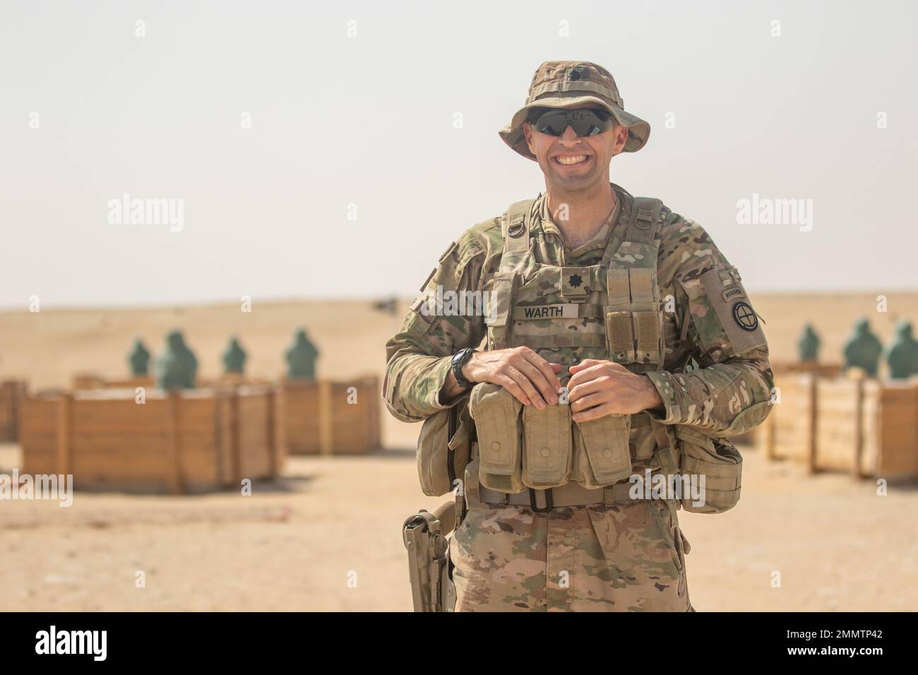U.S. Army Soldiers from the 35th Infantry Division conduct M17 and M4 ...