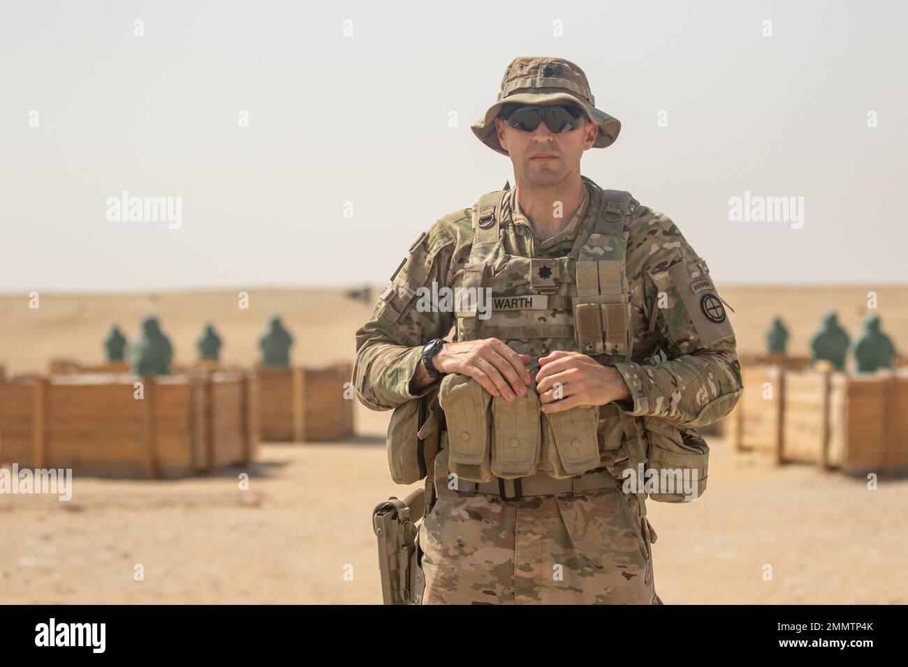 U.S. Army Soldiers from the 35th Infantry Division conduct M17 and M4 ...