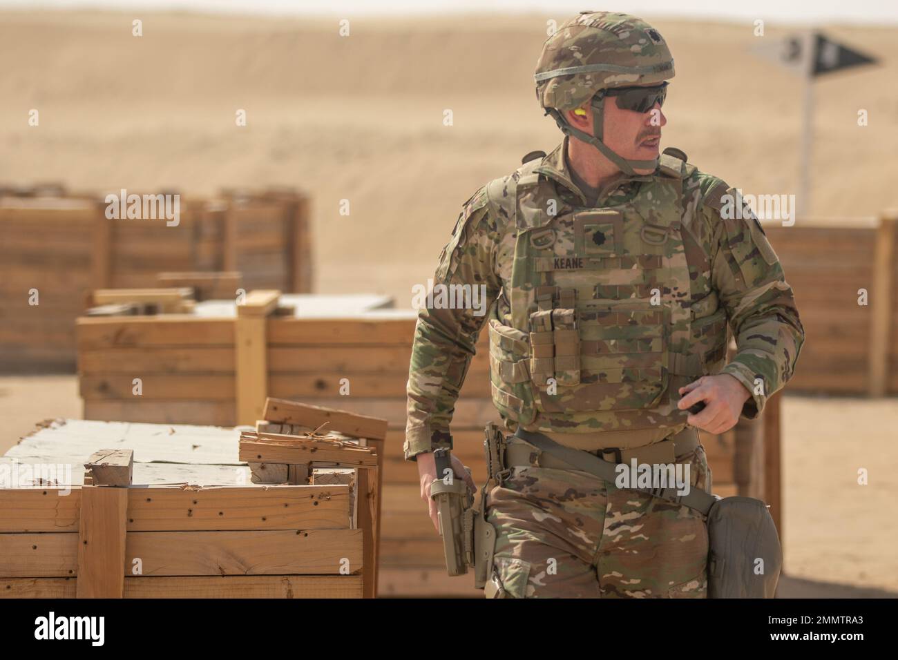 U.S. Army Soldiers from the 35th Infantry Division conduct M17 and M4 ...
