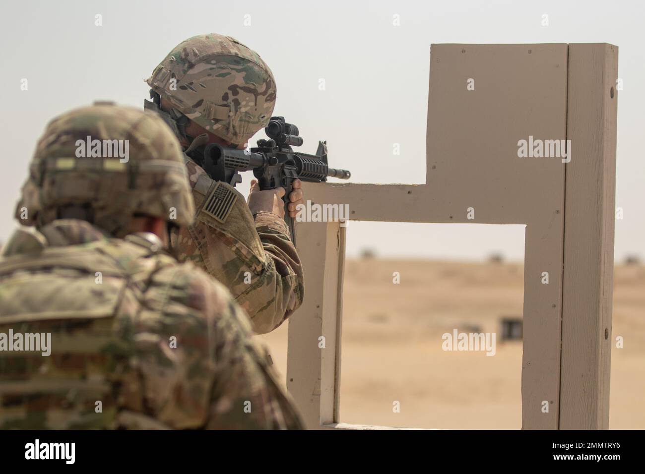 U.S. Army Soldiers from the 35th Infantry Division conduct M17 and M4 ...