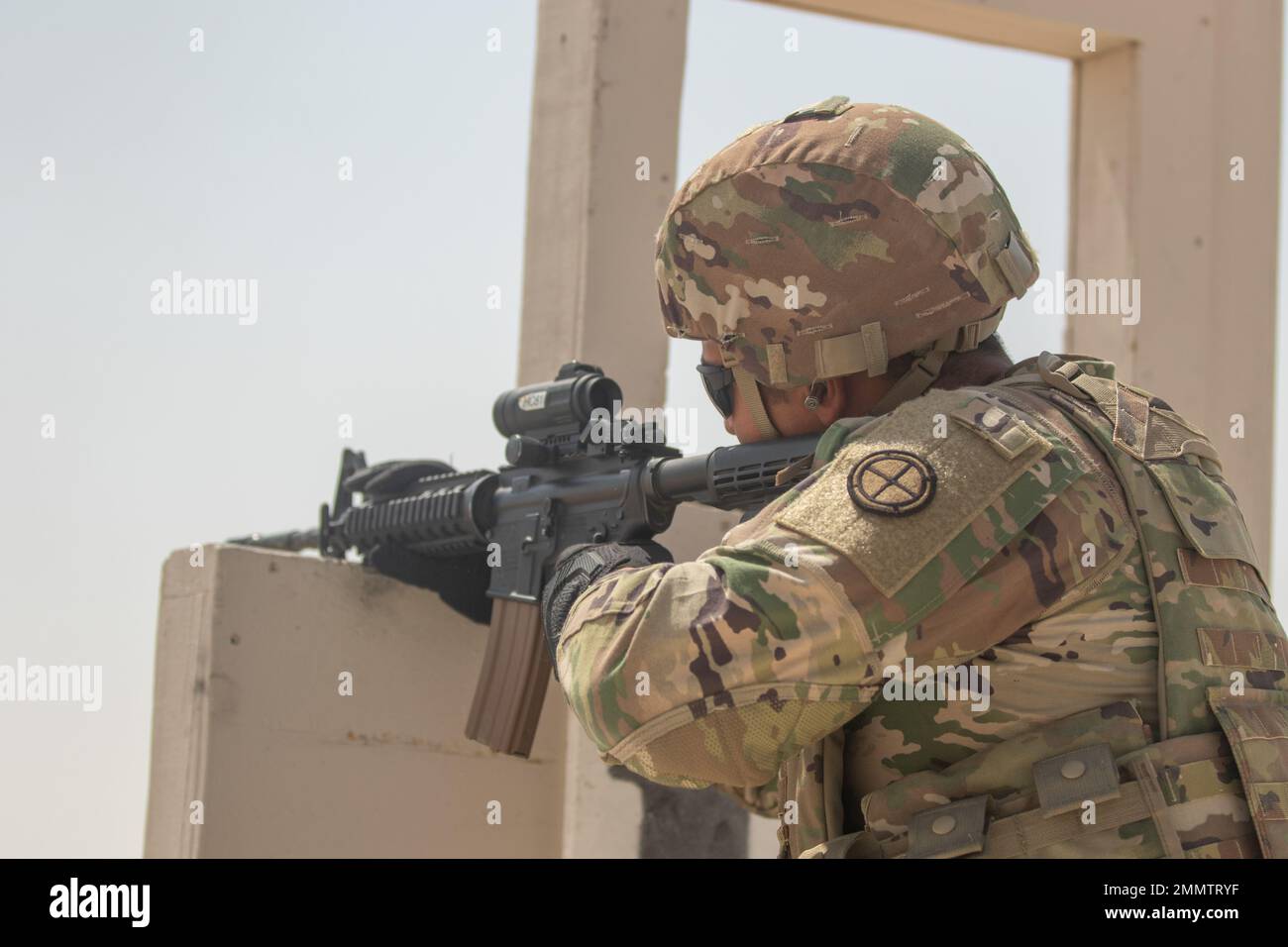 U.S. Army Soldiers from the 35th Infantry Division conduct M17 and M4 ...