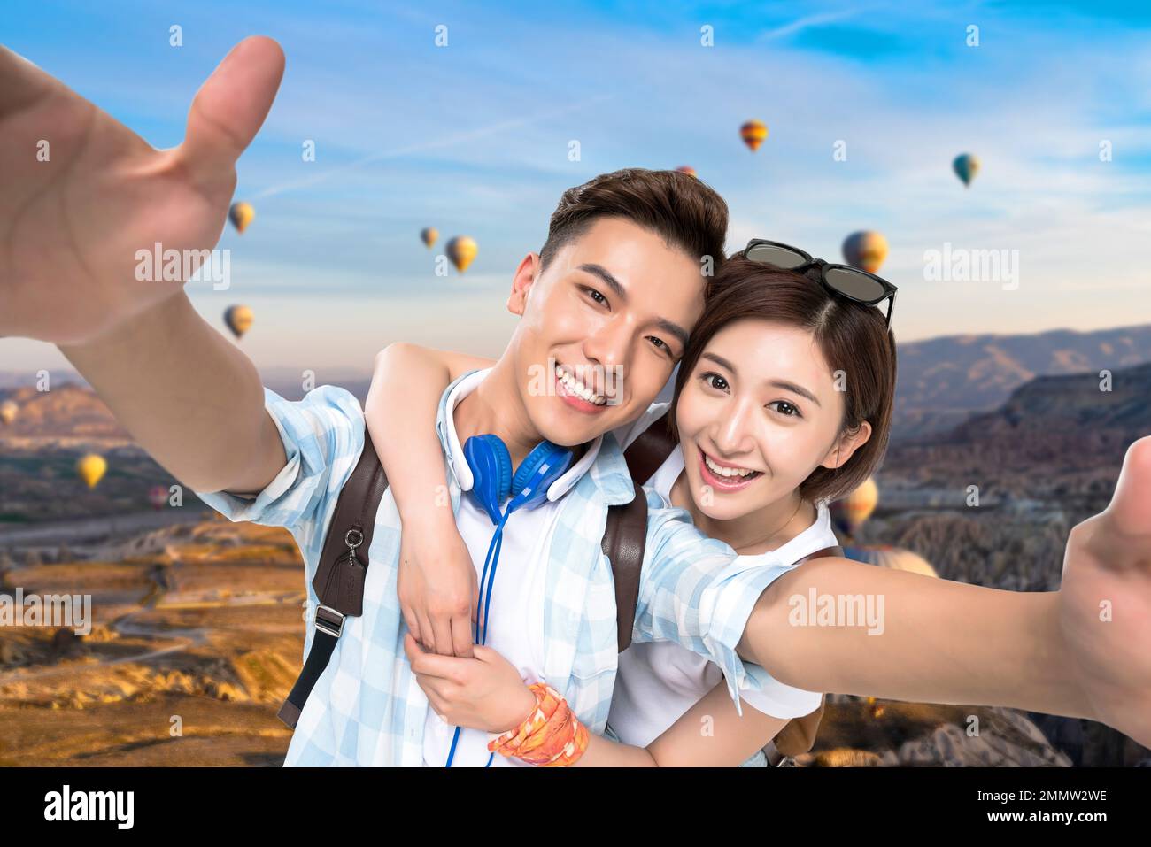 Two young women backpacking hi-res stock photography and images - Alamy