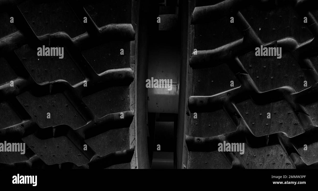 Large tread with grooves and special pattern for durable traction. big ...