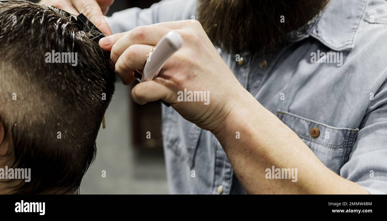 Barber master hairdresser hairstyle style hi-res stock photography and ...