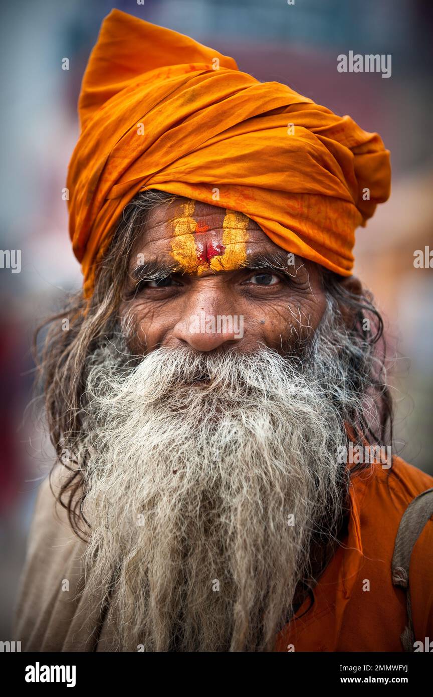 Sadhu ghats ganges hi-res stock photography and images - Alamy