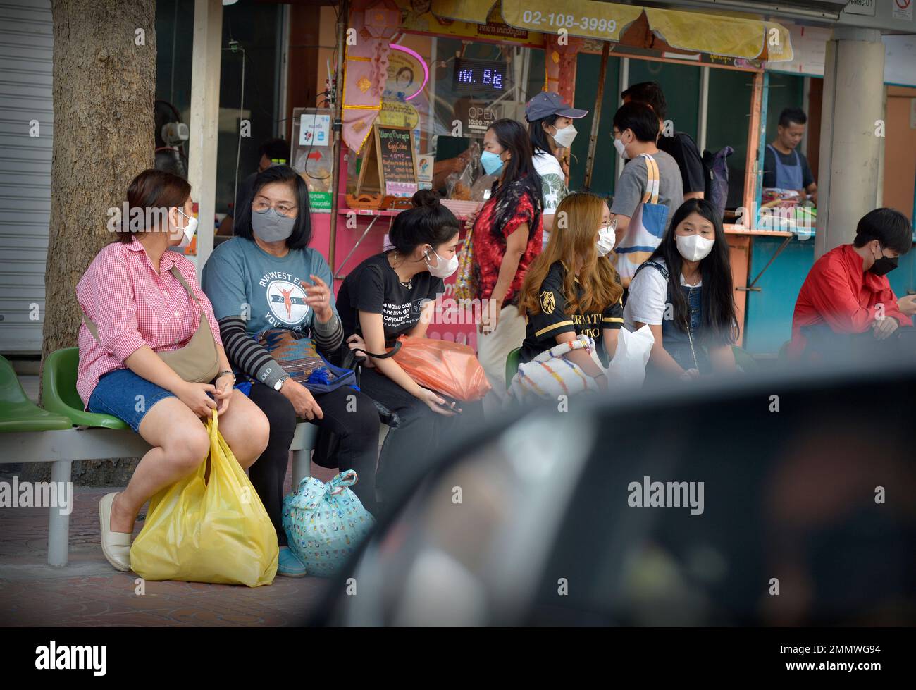 Pollution masks asia hi-res stock photography and images - Alamy