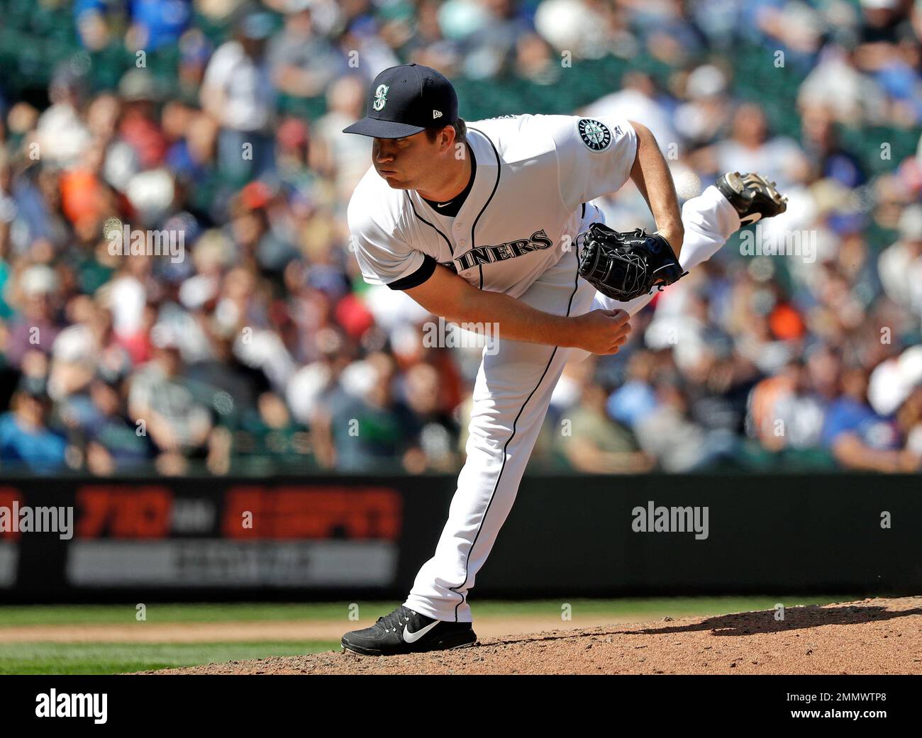 Seattle Mariners relief pitcher Adam Warren throws against the Houston ...