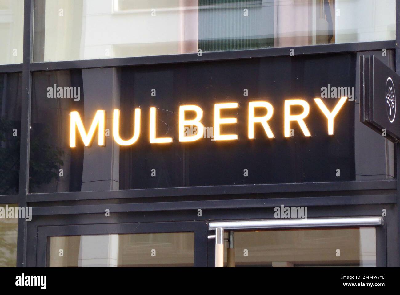 Mullberry sign hi-res stock photography and images - Alamy