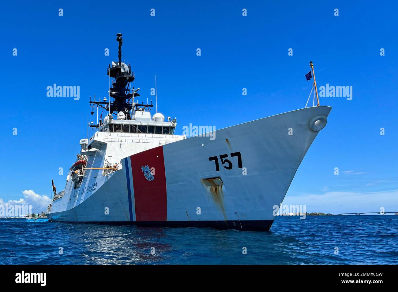 U.S. Coast Guard Cutter Midgett (WMSL 757) sits anchored near Malé ...