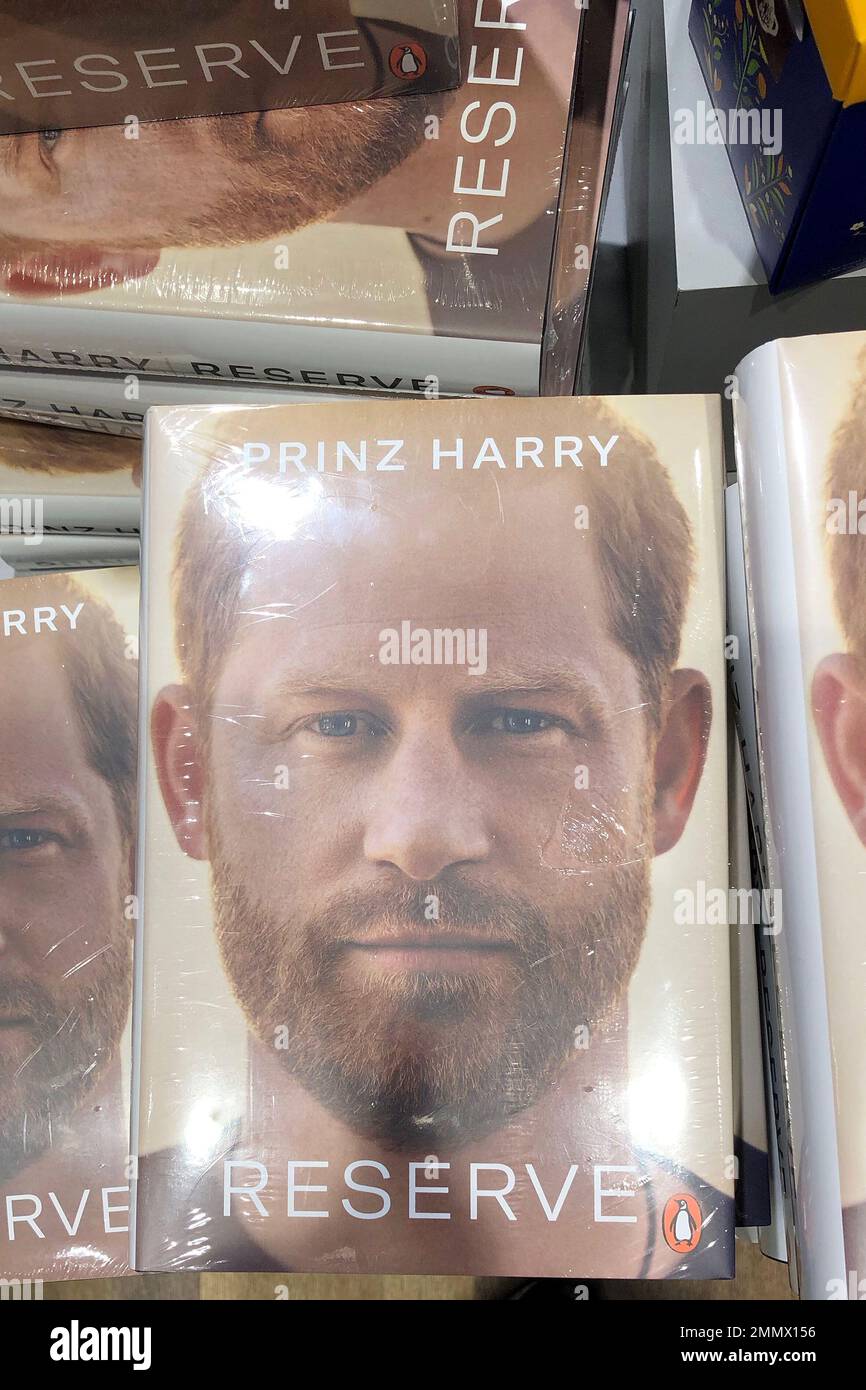 Prince Harry book / Prince Harry's book "Spare" / "Reserve Stock Photo ...