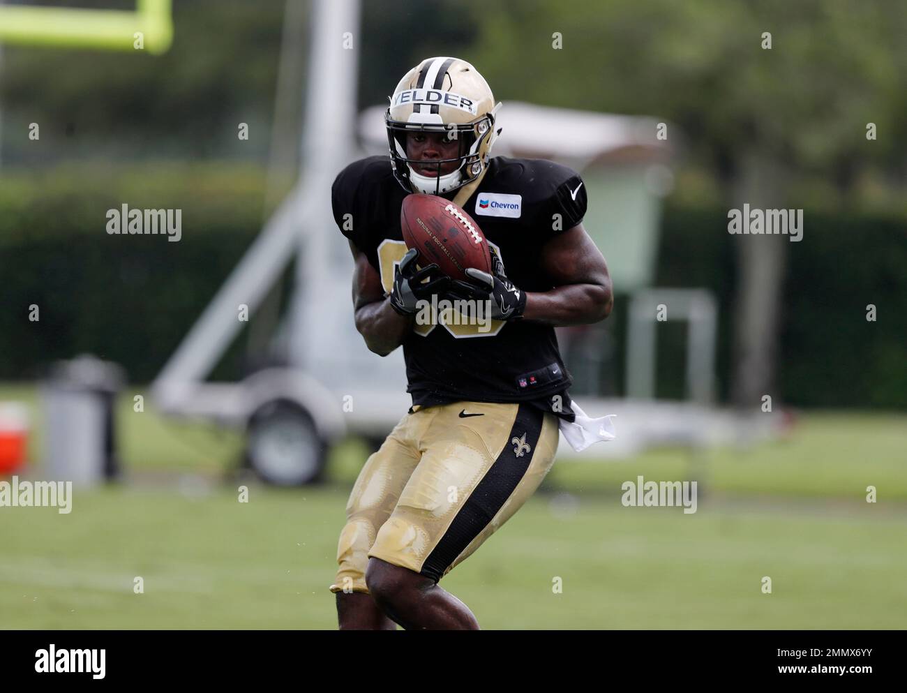 New Orleans Saints tight end Deon Yelder (83) goes through drills ...