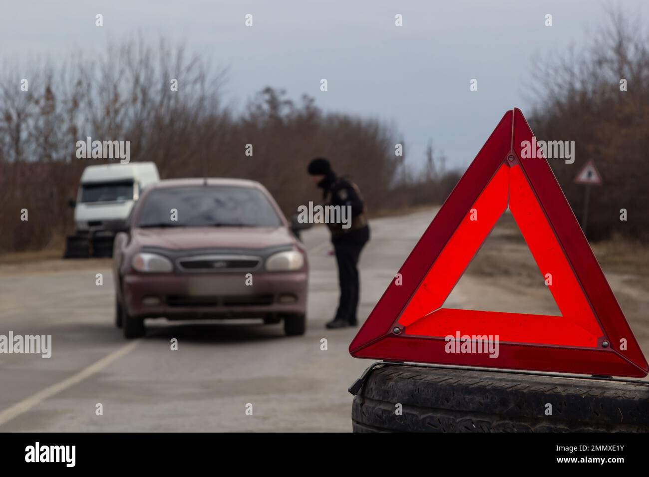 On the roads in Ukraine, the installation of checkpoints and ...