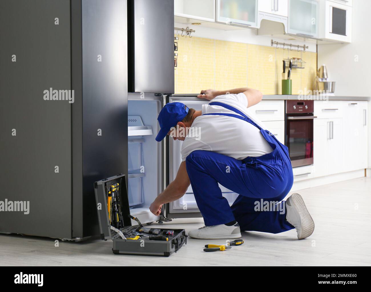 Broken kitchen equipment hi-res stock photography and images - Alamy