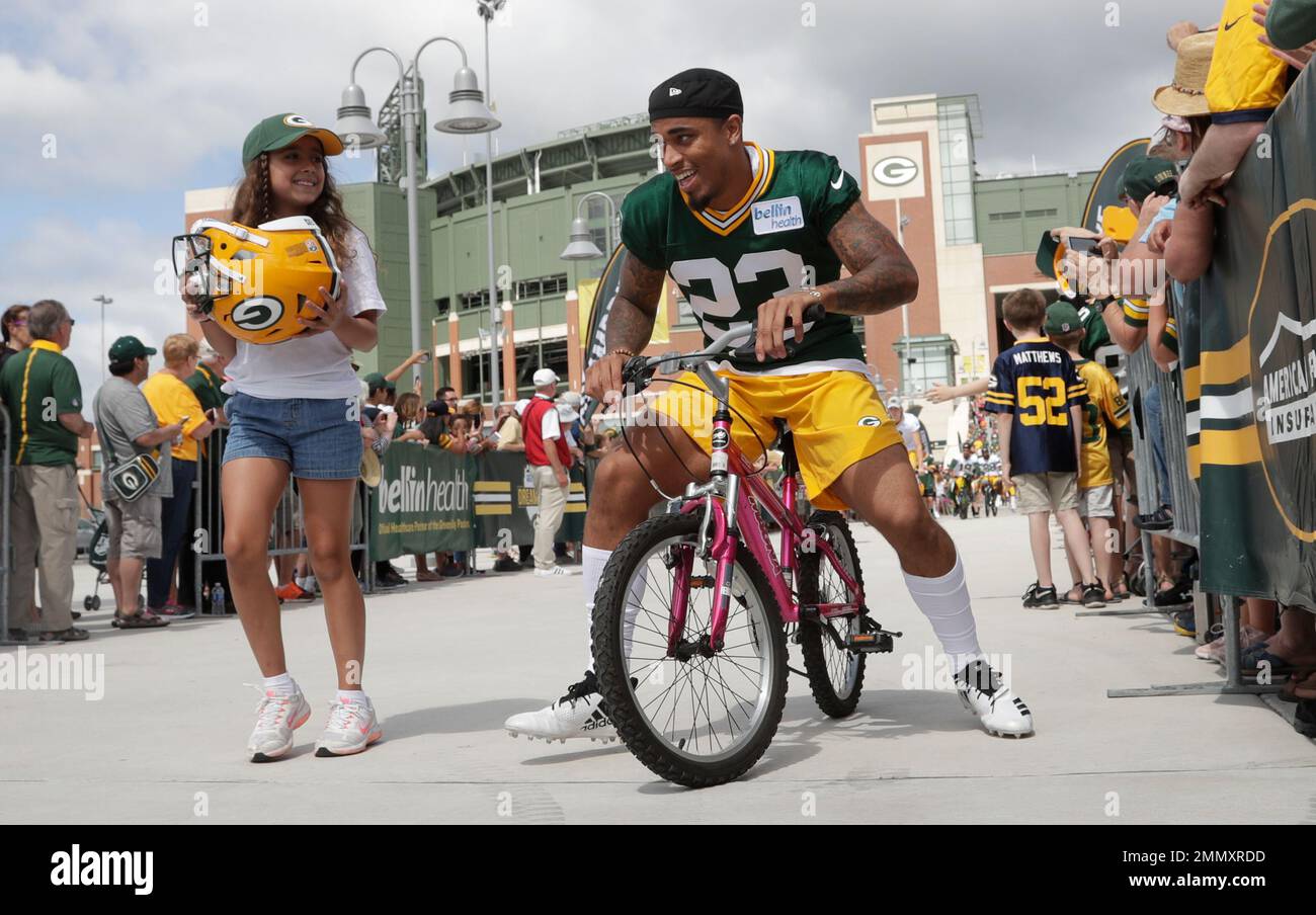 Green Bay Packers' Jaire Alexander rides a bike to NFL football ...