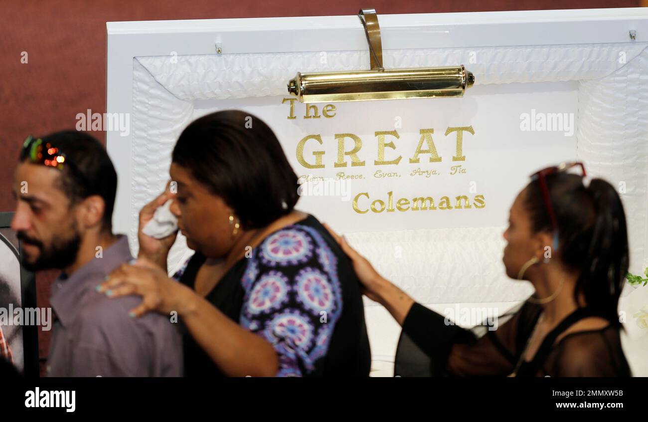 Guest arrive for the showing of Glenn Coleman, Reece Coleman, Evan ...