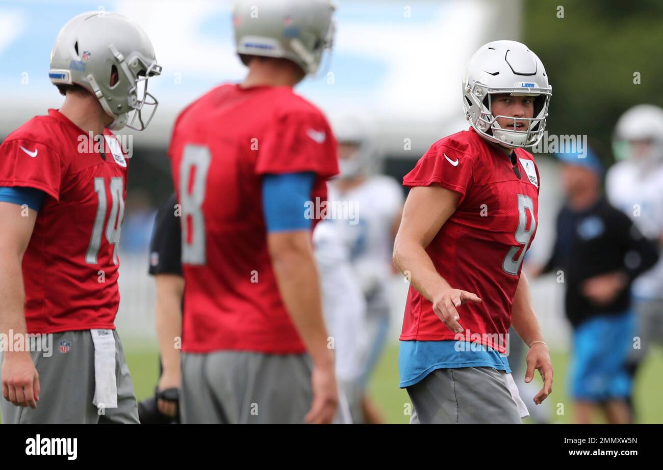 Detroit Lions quarterback Matthew Stafford looks towards Jake Rudock ...