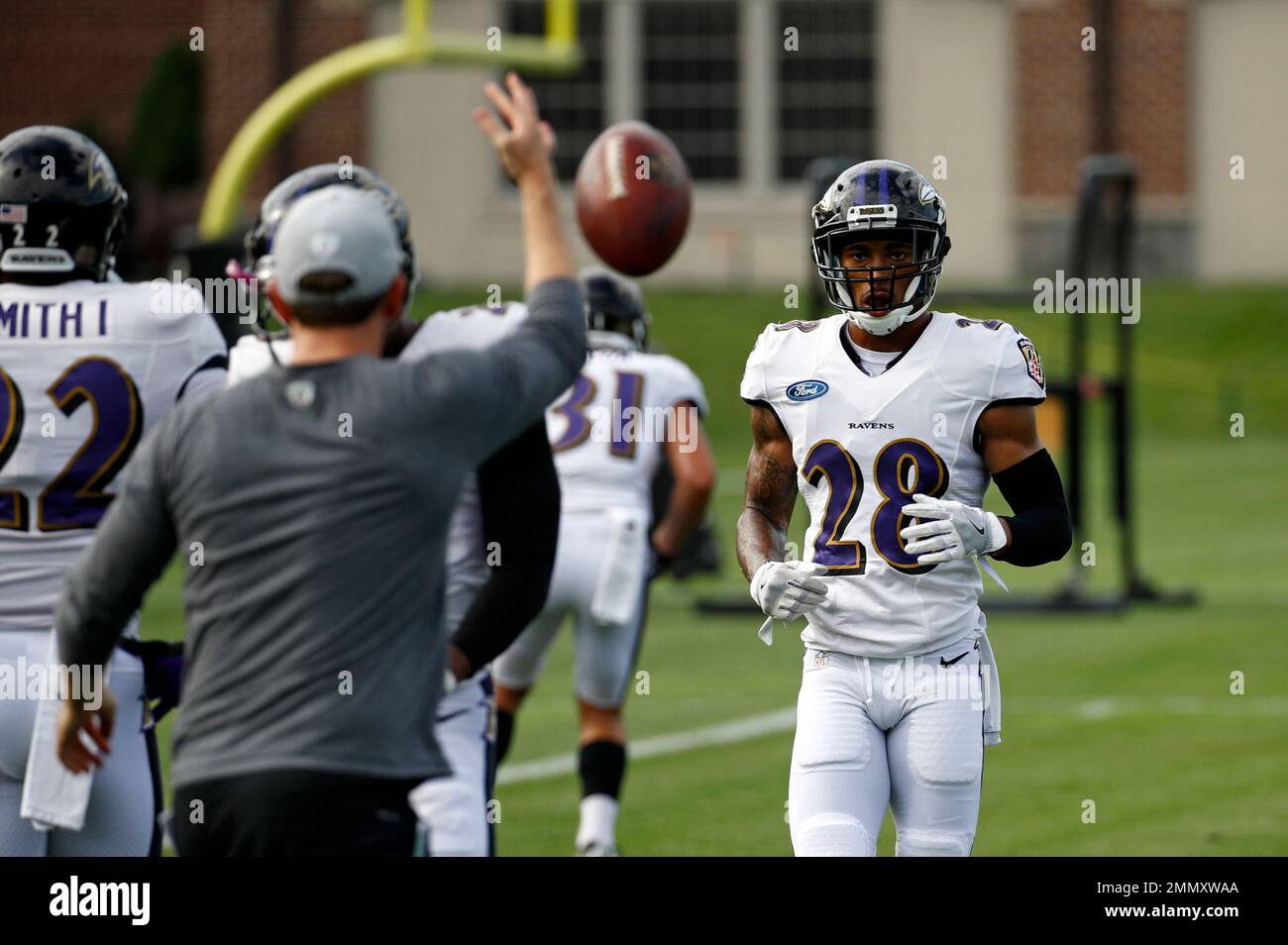 Baltimore Ravens cornerback Anthony Averett (28) prepares to catch a ...