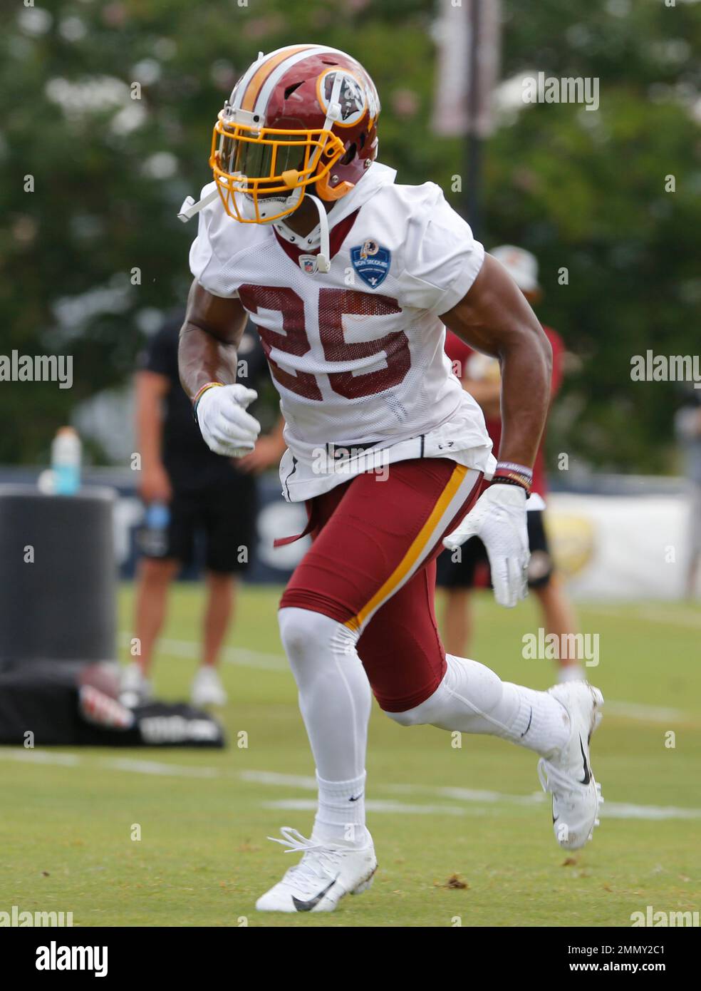 Washington Redskins running back Chris Thompson (25) runs drills at the ...