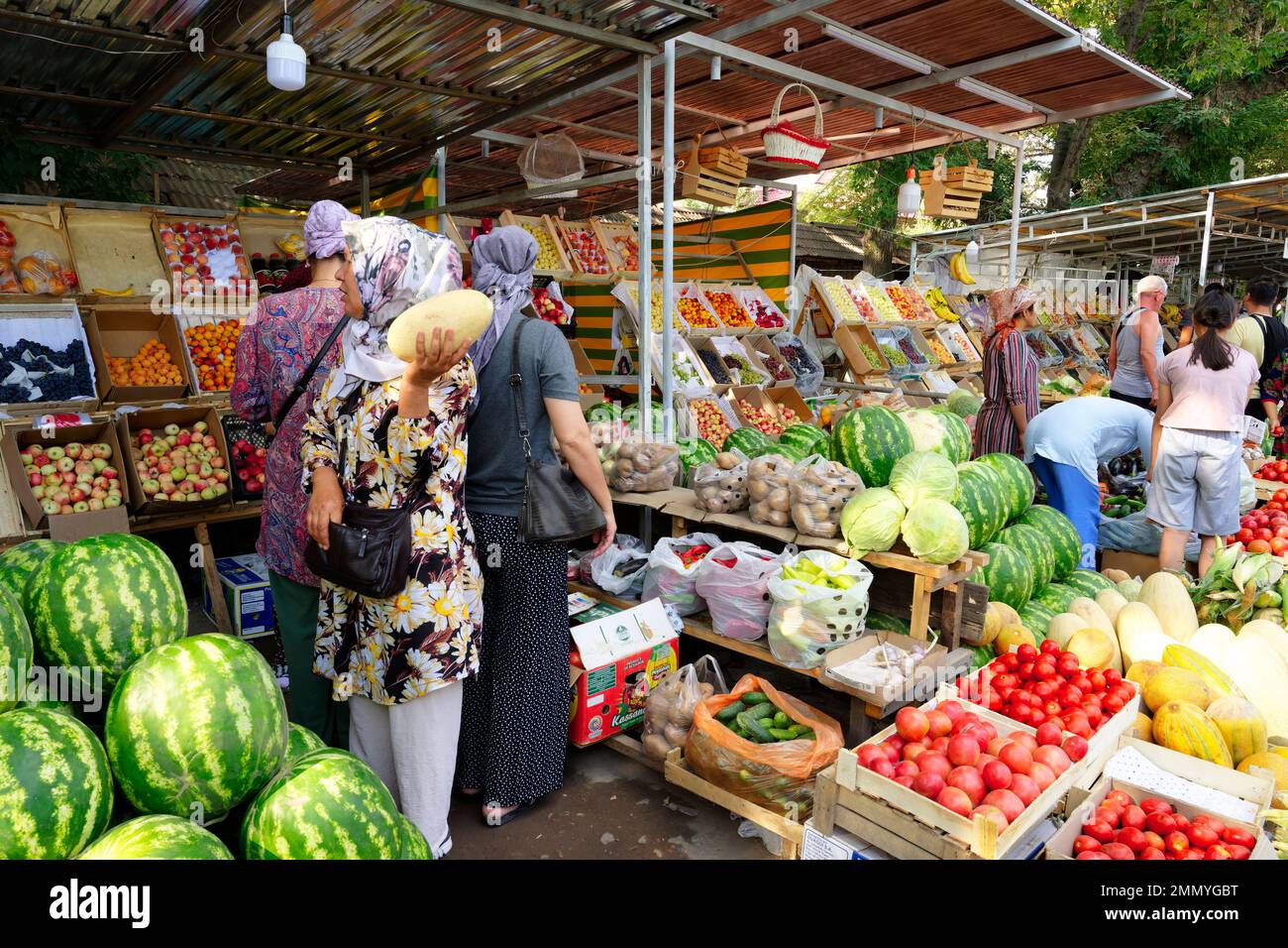 Fruit and vegetable market along the road, Kochkor, Kyrgyzstan Stock ...