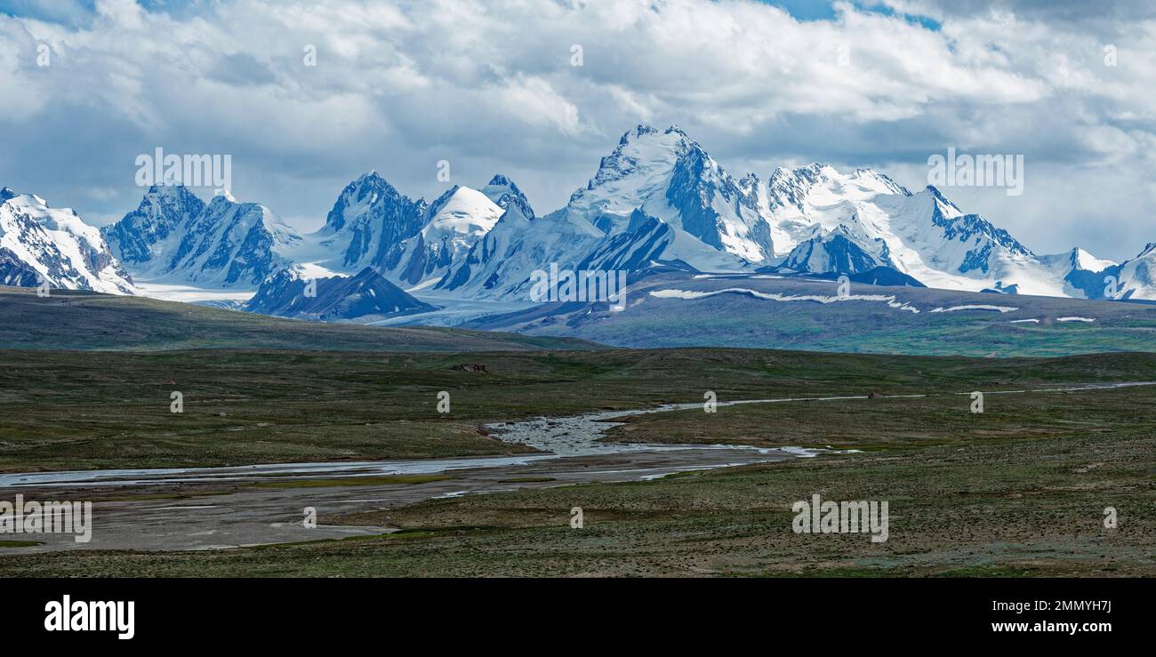 Mountainscape tian shan mountains hi-res stock photography and images ...