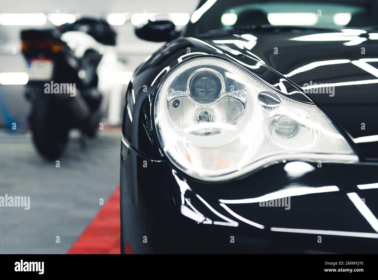 High speed grunge black white hi-res stock photography and images - Alamy