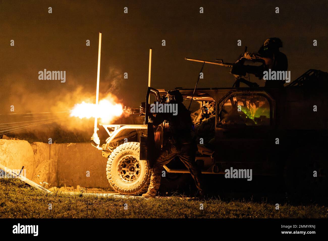 A U.S. Army Green Beret from 10th Special Forces Group (Airborne) fires ...