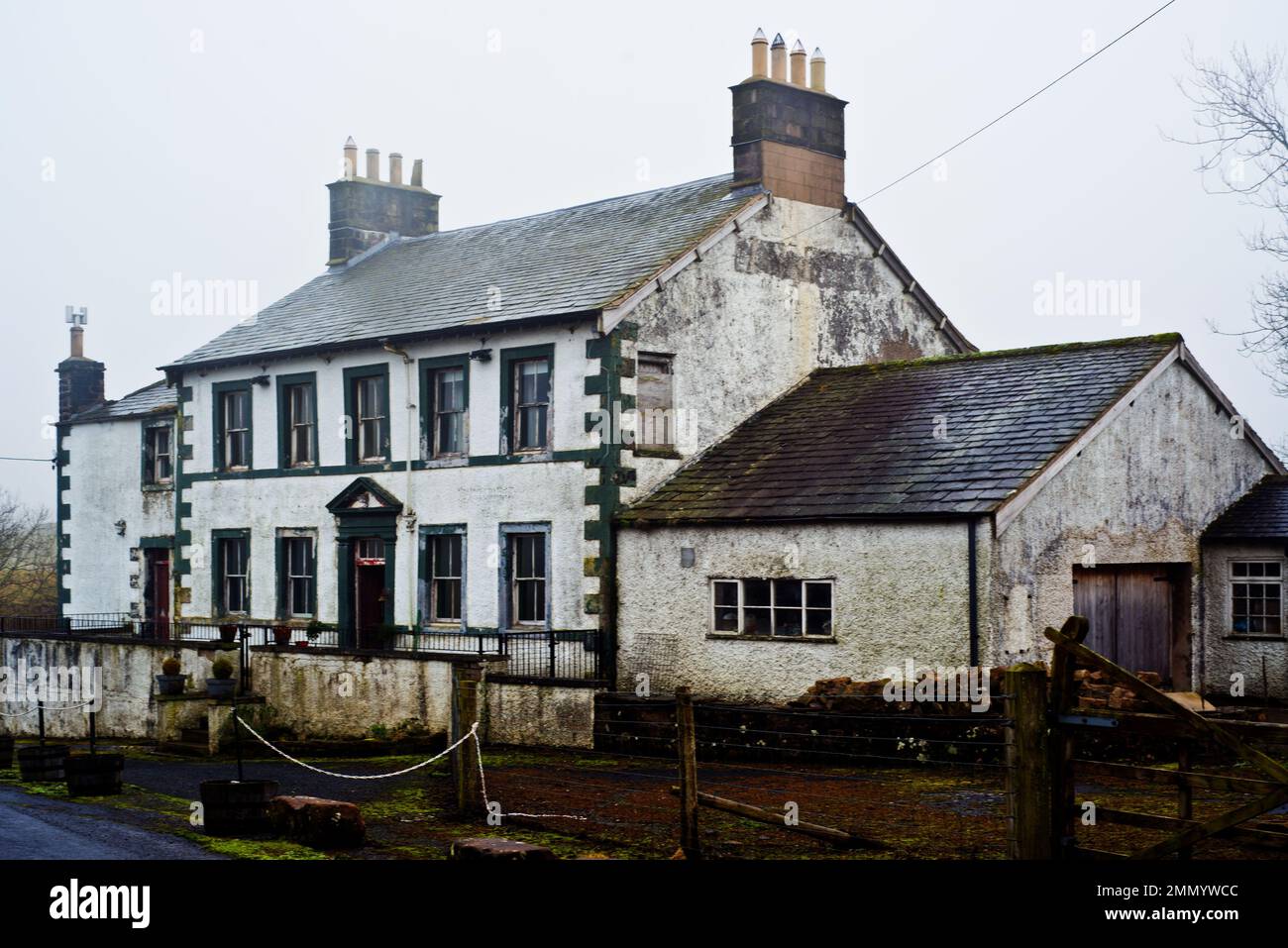 Run down hotel hi-res stock photography and images - Alamy