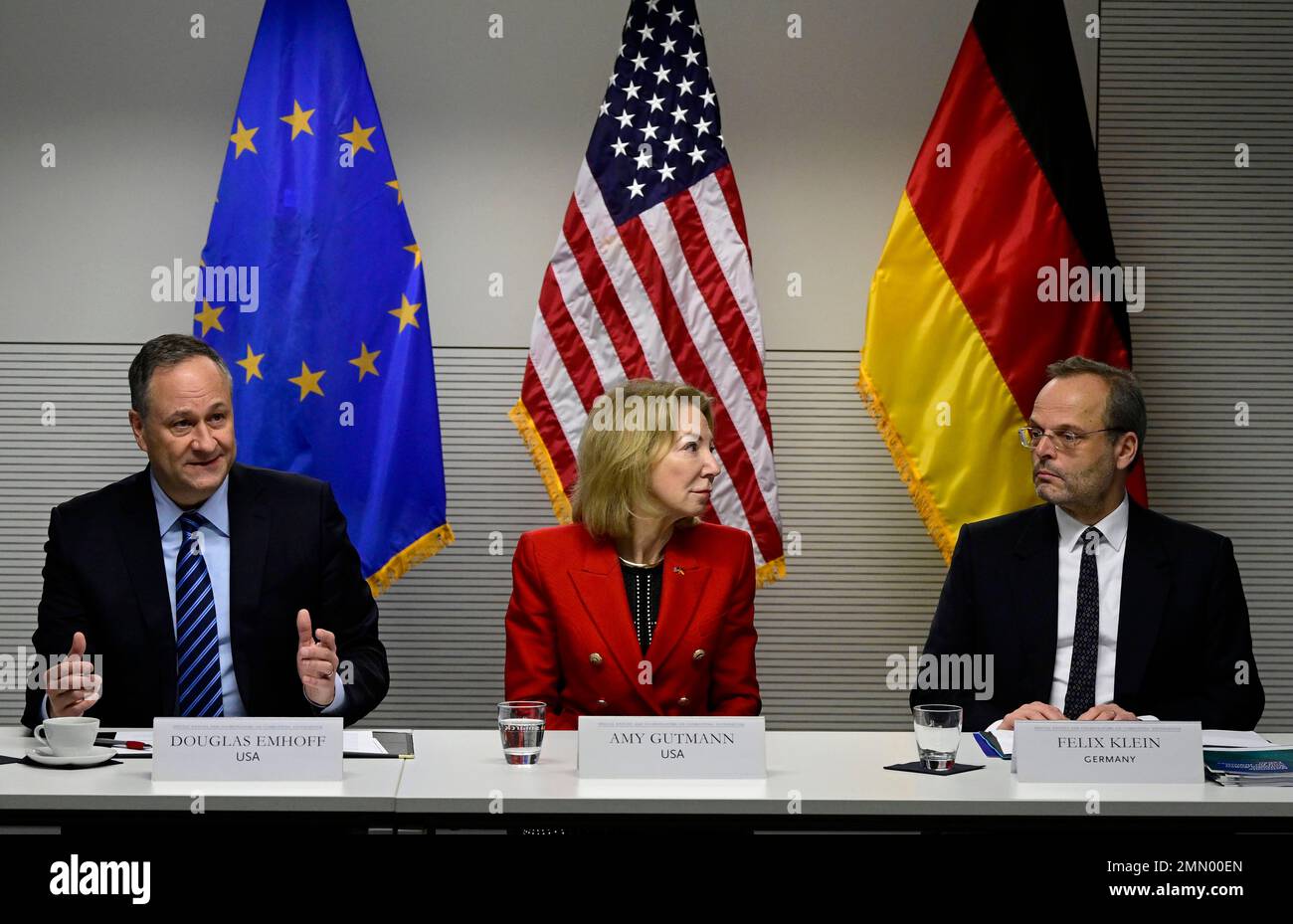 Amy macdougall hi-res stock photography and images - Alamy