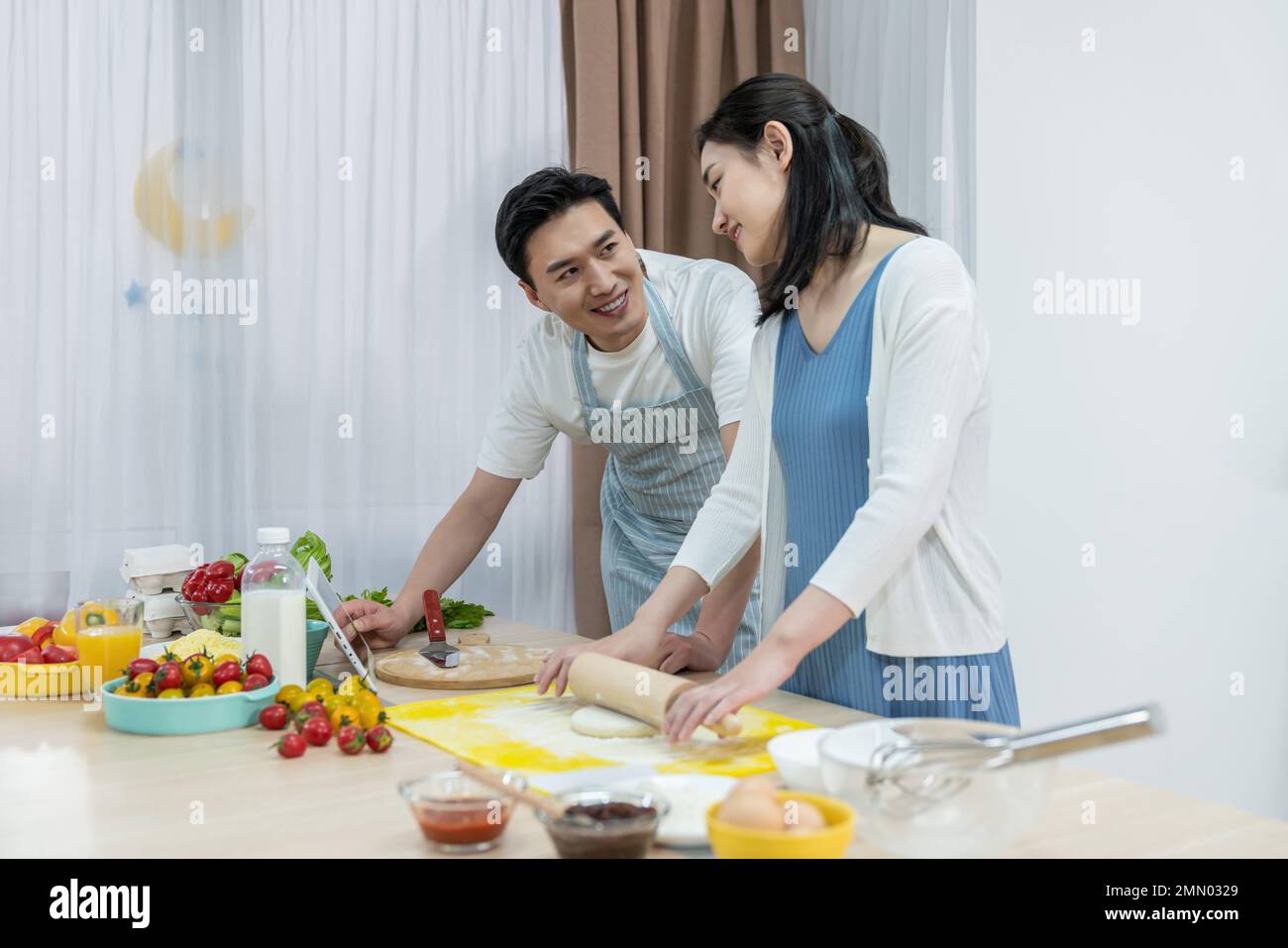 Making families hi-res stock photography and images - Alamy