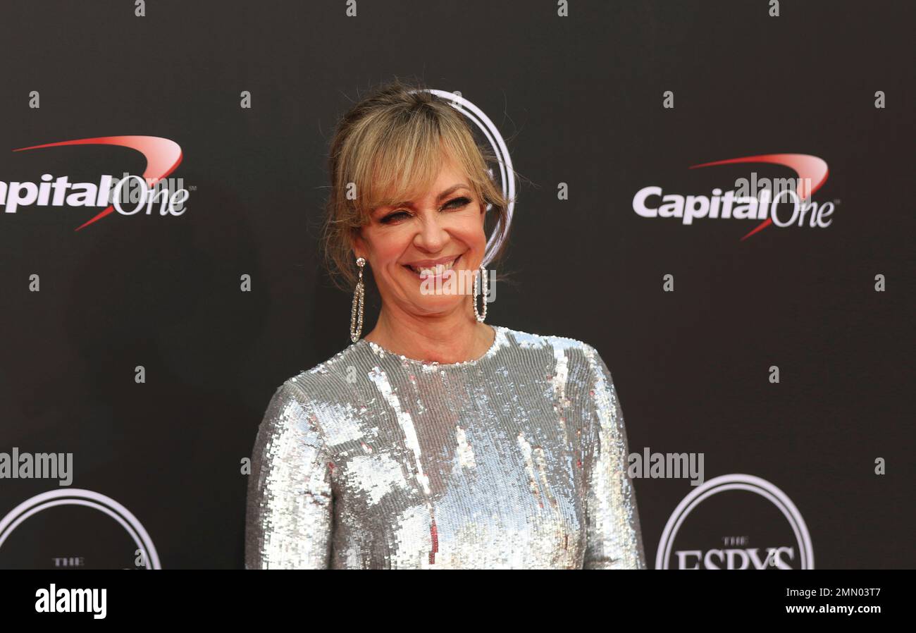 Allison Janney arrives at the ESPY Awards at the Microsoft Theater on ...