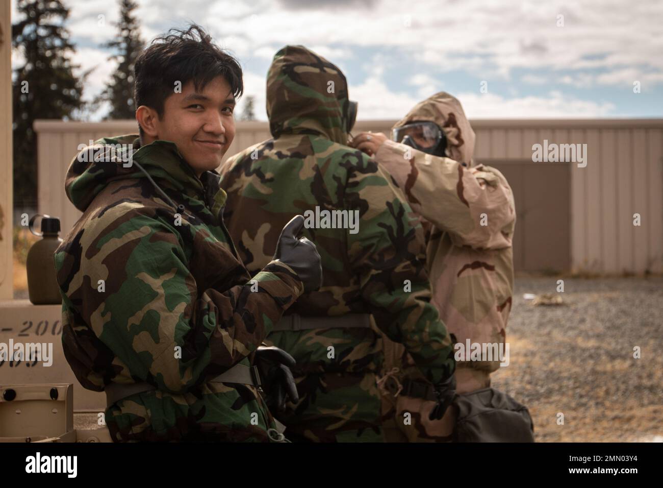 A U.S. Army Soldier with the 153rd Medical Detachment (Blood Support ...