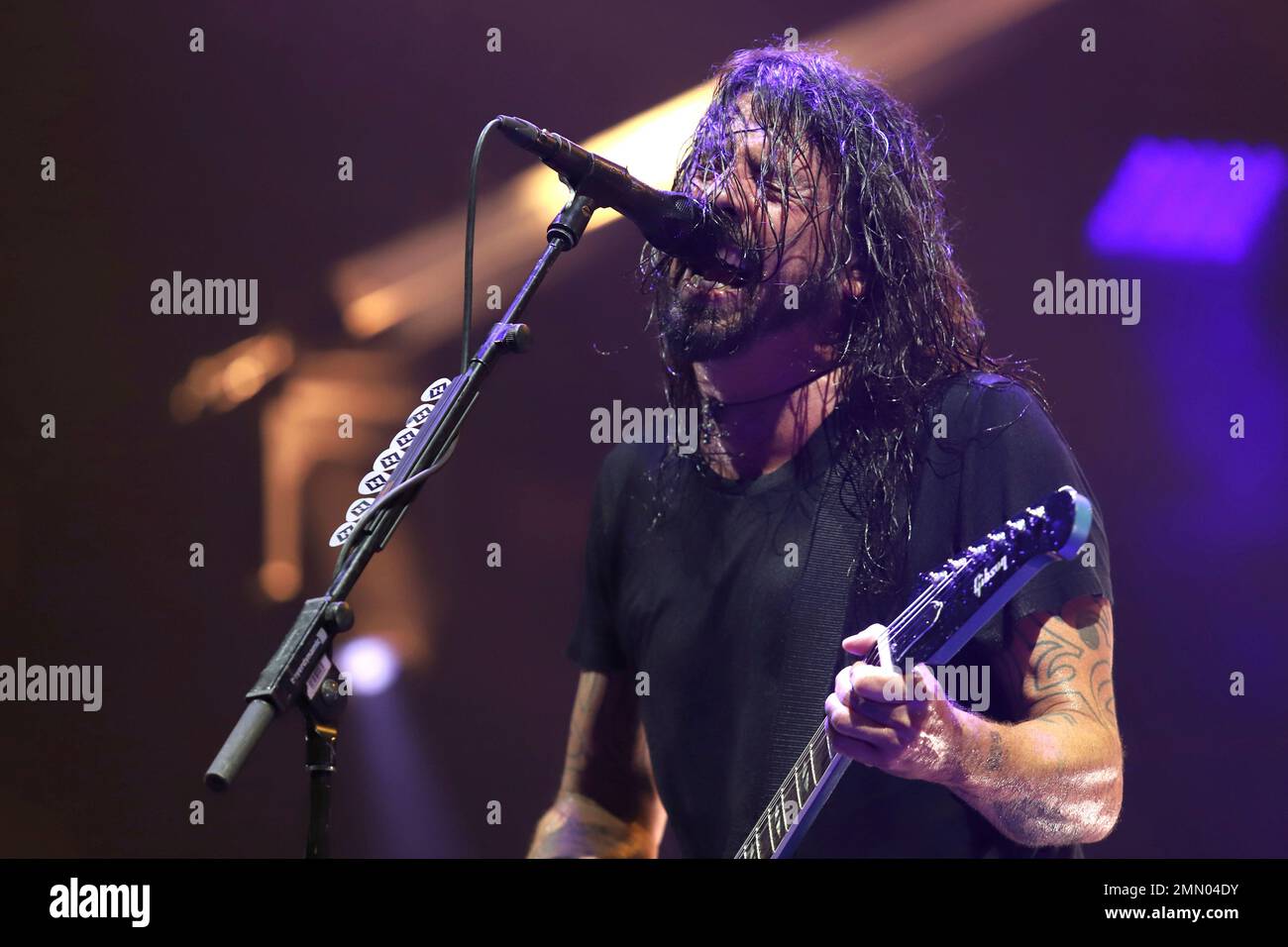 Dave Grohl of the Foo Fighters performs in concert at Madison Square ...