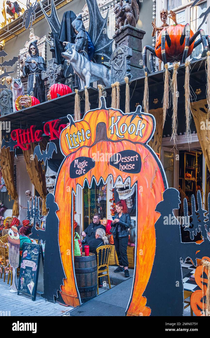 Greece, Athens, Psiri (or Psyri) district, Little Kook Coffee House ...